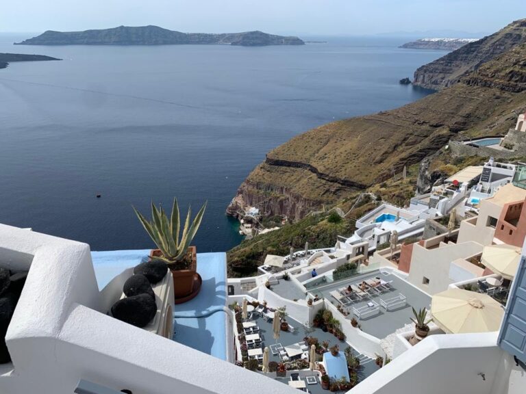 How to Spend the Perfect Week in Greece | Wanderlust Marriage Travel